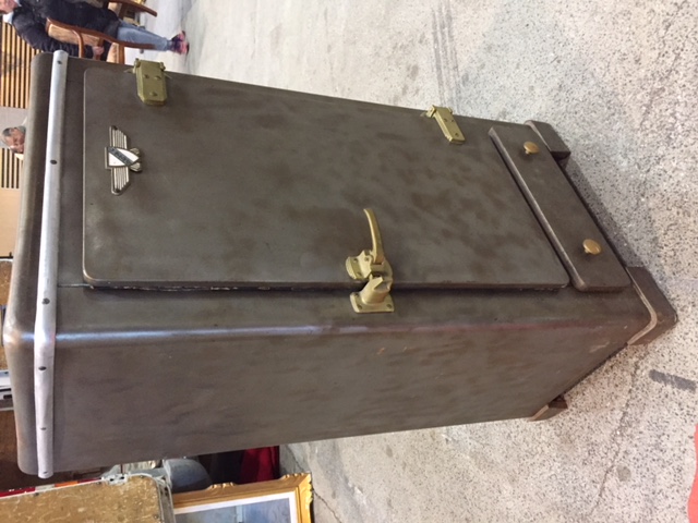 Ancien frigo – J&Jo Antiquités Décoration